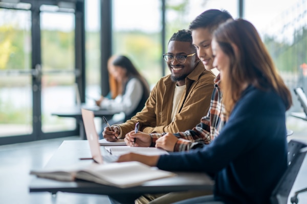 How online learning can help L&D teams thrive in challenging times